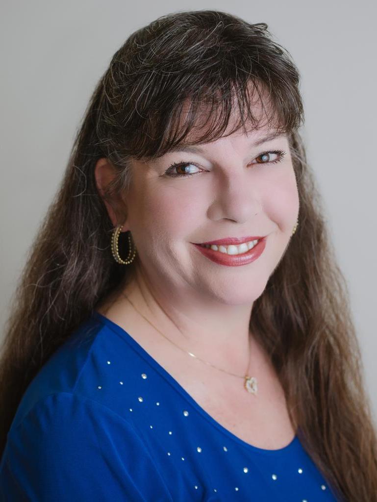Stacey Hayes's Instagram, Twitter & Facebook on IDCrawl